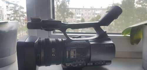 Профессиональная видеокамера Sony DCR-VX2200