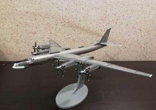 Модель самолёта Ту-95мс