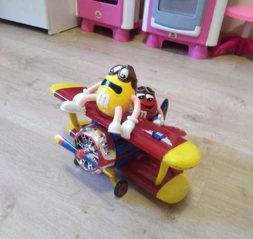 Игрушка Самолёт для конфет M&M's