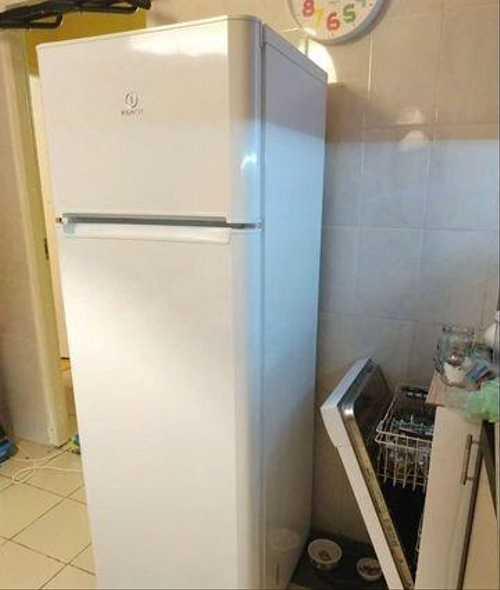 Холодильник Indesit Tia 16