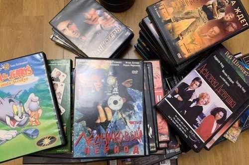 DVD диски из домашней коллекции - фильмы, мультики