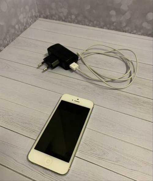 Телефон iPhone 5 32гб