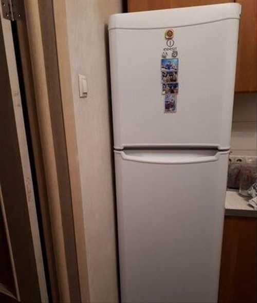 Холодильник домашний Indesit T18RTF