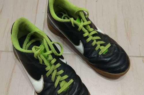 Бутсы футзалки nike р. 35