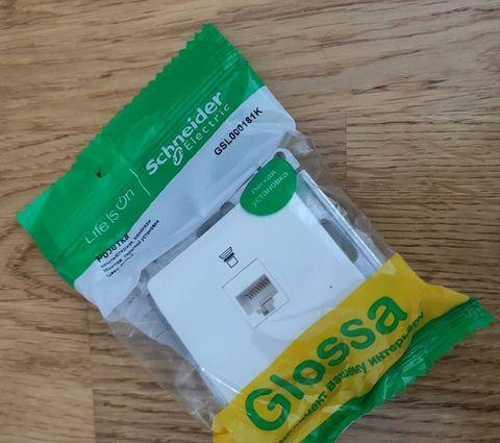 Розетка Schneider Electric Glossa RJ 45