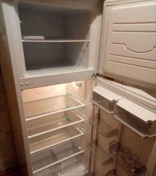 Холодильник бу бирюса-139
