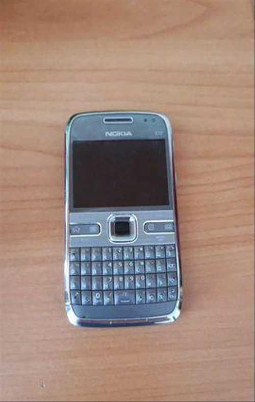 Телефон Nokia E72