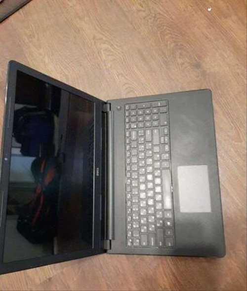 Ноутбук Dell 17 не рабочий