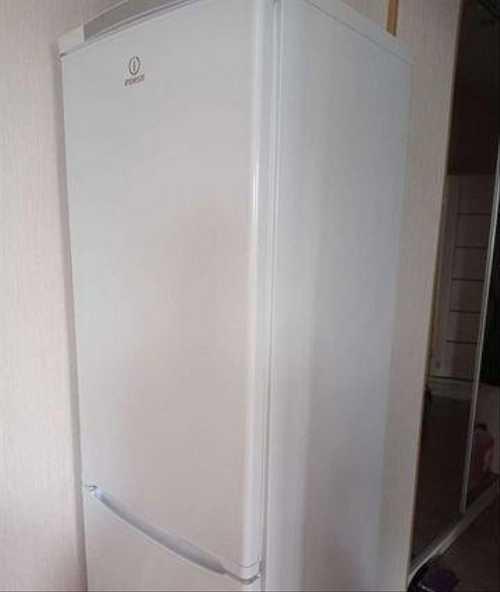 Холодильник бу indesit sb185