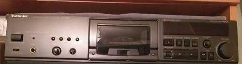 Stereo cassette deck Technics RS-AZ7