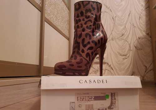 Ботильоны Casadei