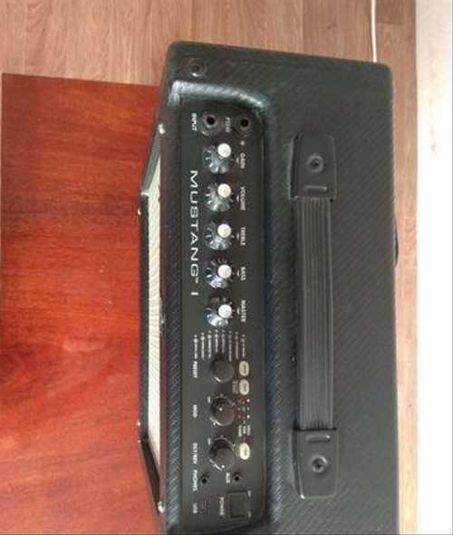 Комбик Fender Mustang I