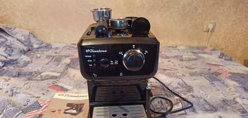 Кофеварка рожковая Binatone ECM-153, черный