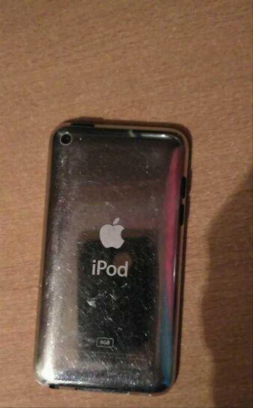 Apple iPod touch 4 8 Gb White (MD057RR/A)