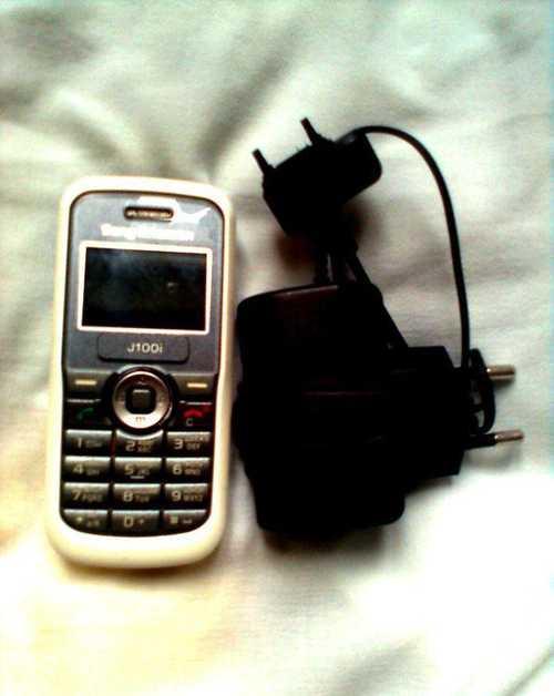 Телефон Sony Ericsson J100i