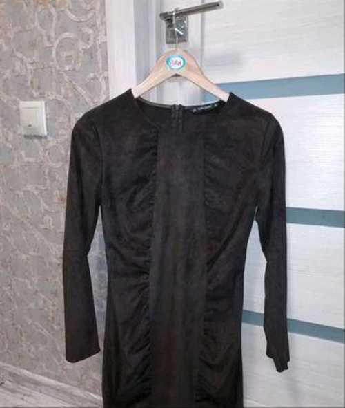 Платье под замшу zara