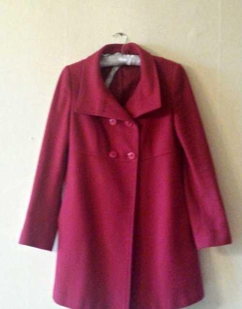 Красное шерстяное пальто United Colors of Benetton