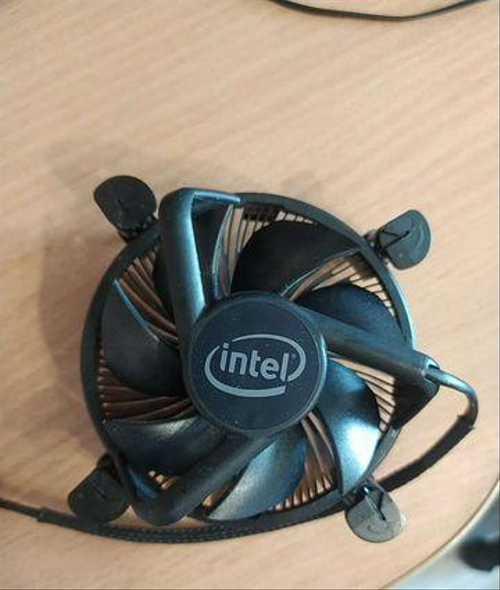 Боксовый процессорный куллер LGA1200 Intel