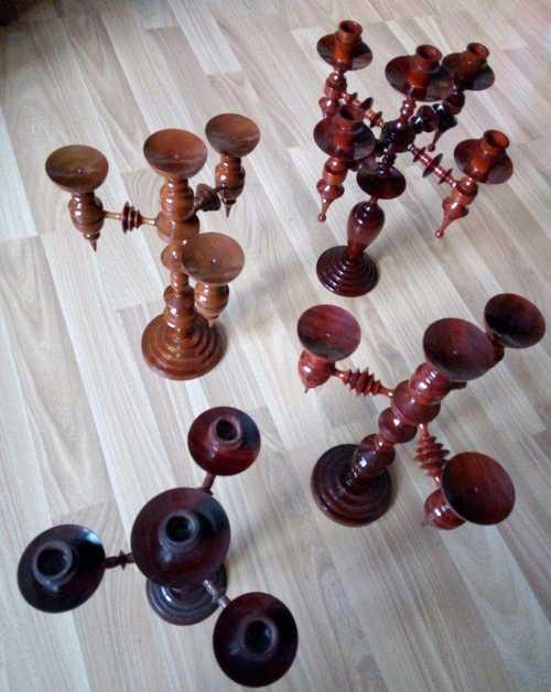 Подсвечники из красного дерева