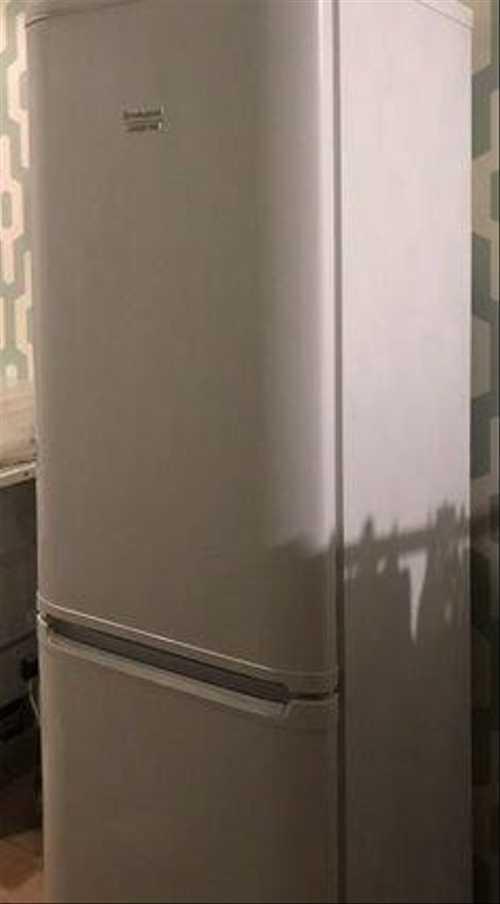 Холодильник Ariston nofrost 185см