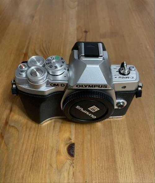 Фотоаппарат Olympus OM-D E-M10 Mark III body