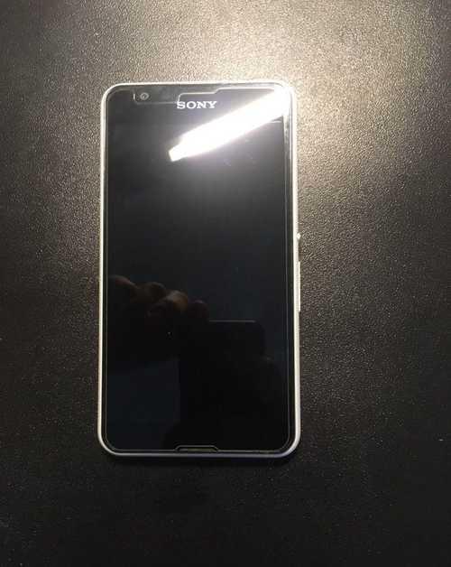 Телефон Sony Xperia e4g