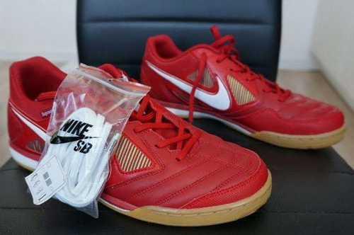 Nike SB Gato Supreme (AR9821-600)