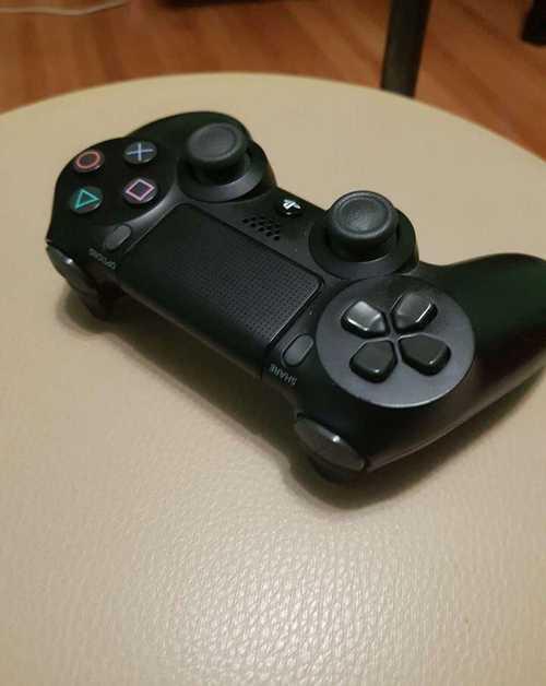 Геймад Dualshock 4