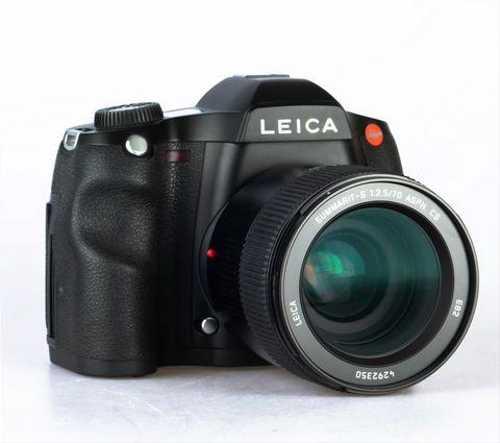 Leica S2-P + 70mm f/2.5 Summarit-S CS asph