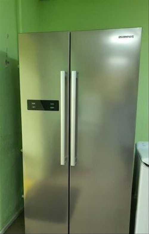Двухдверный холодильник Шиваки. Доставка