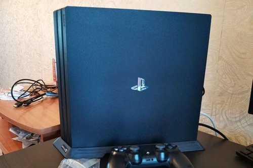 Sony Playstation 4 Pro + 3 игры