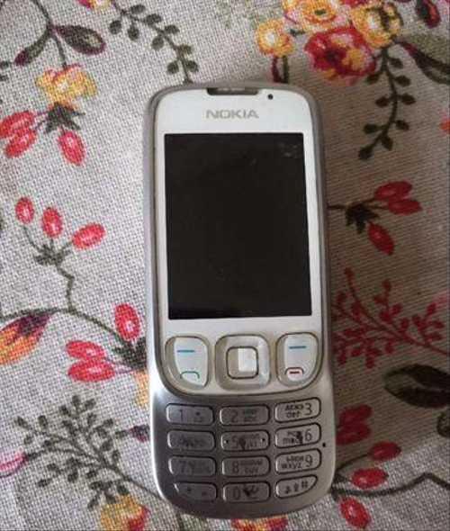 Кнопочный телефон Nokia 6303i