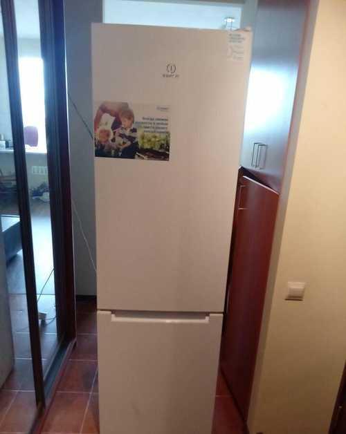 Холодильник-морозильник indesit DS 320 W