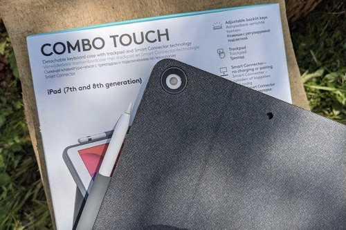 Клавиатура-чехол Logitech Combo Touch для iPad