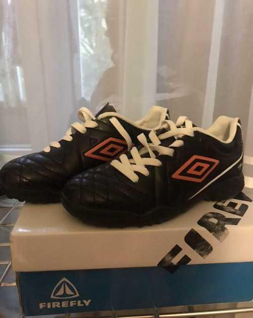 Футбольные кроссовки Umbro