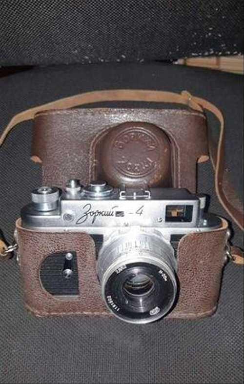 Плёночный фотоаппарат "Зорький-4"