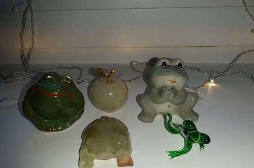 Коллекционные фигурки лягушки