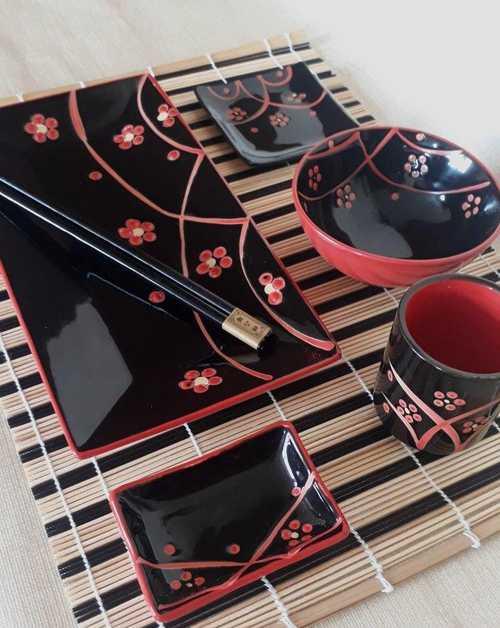 Набор посуды для суши подарочный черный/красный