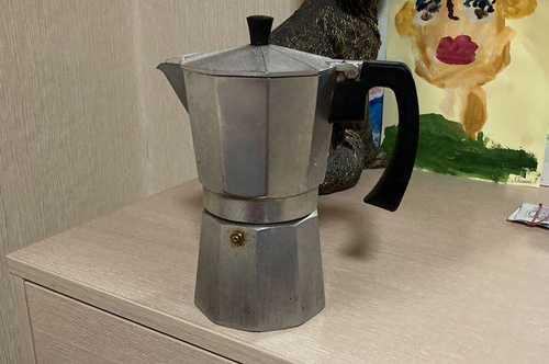 Гейзерная кофеварка