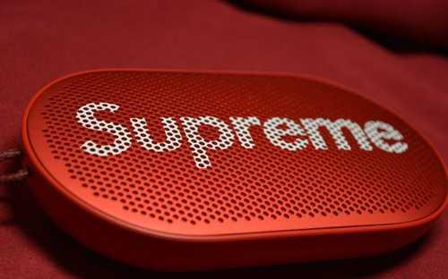 Supreme x B&O play by Bang & Olufsen P2 Wireless