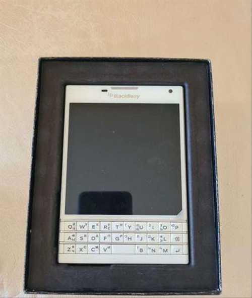 Телефон Blackberry passport
