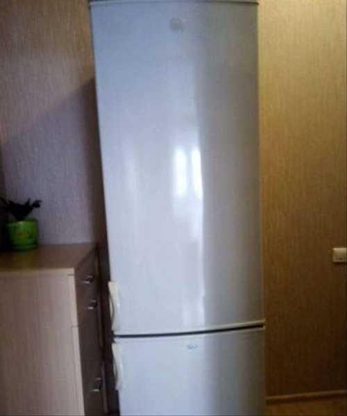 Холодильник Бирюса 190см