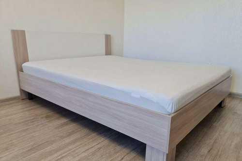 Кровать 160200 + наматрасник влагостойкий