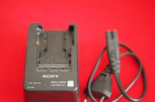 Универсальное зарядное Sony BC-QM1
