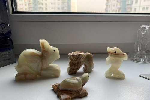 Фигурки животных из камня