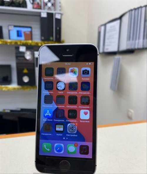 Apple iPhone 5SE 128Gb (мар)
