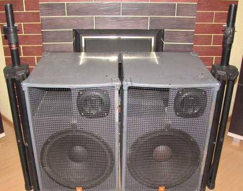2 колонки JBL 1000W проф акустика 15"D 2 штатива