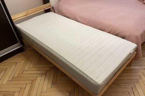Кровать односпальная IKEA Neiden Нейден с матрасом