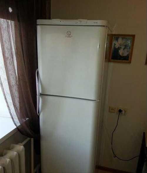 Большой Холодильник Indesit