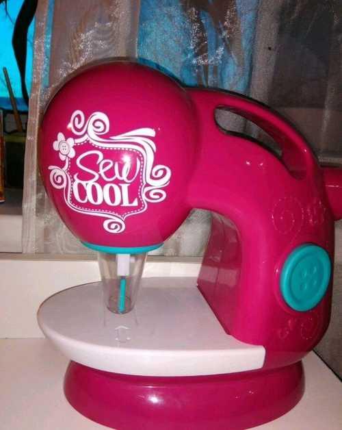 Детская швейная машинка Sew Cool